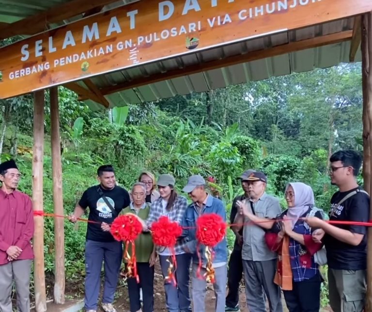 Jalur Pendakian Gunung Pulosari Via Cihunjuran Resmi Dibuka - Endemik